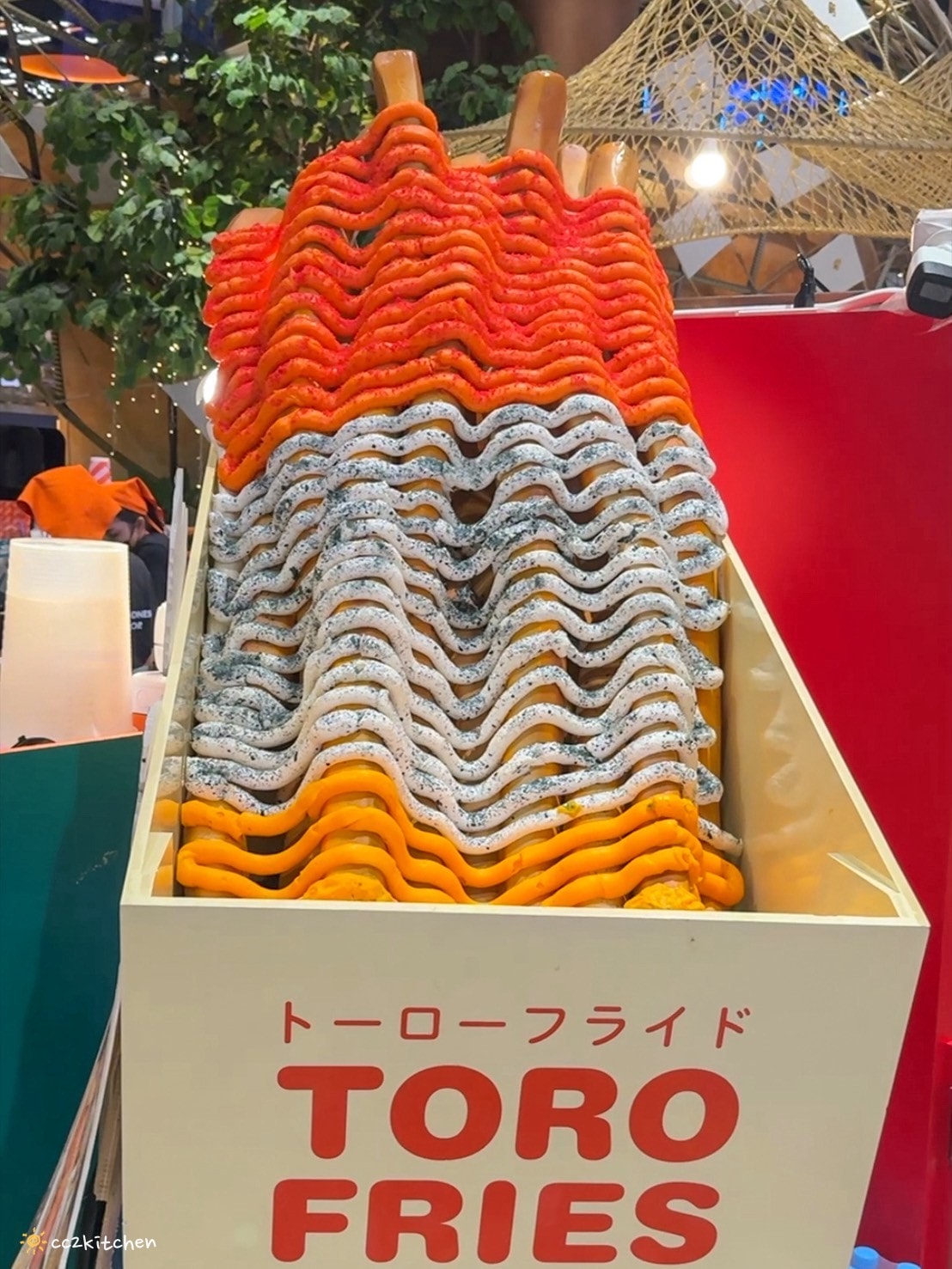 【2026泰國自由行】泰浮誇！「Toro Fries Signature」泰國曼谷必吃長達30公分的起司薯條～隱藏ICONSIAM 暹羅天地的 ...
